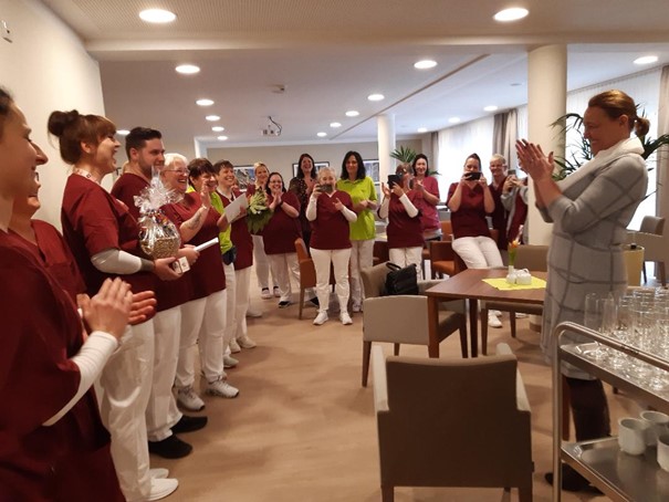 Neueröffnung Seniorenresidenz Cottbus: Erste Bewohnerinnen herzlich ...